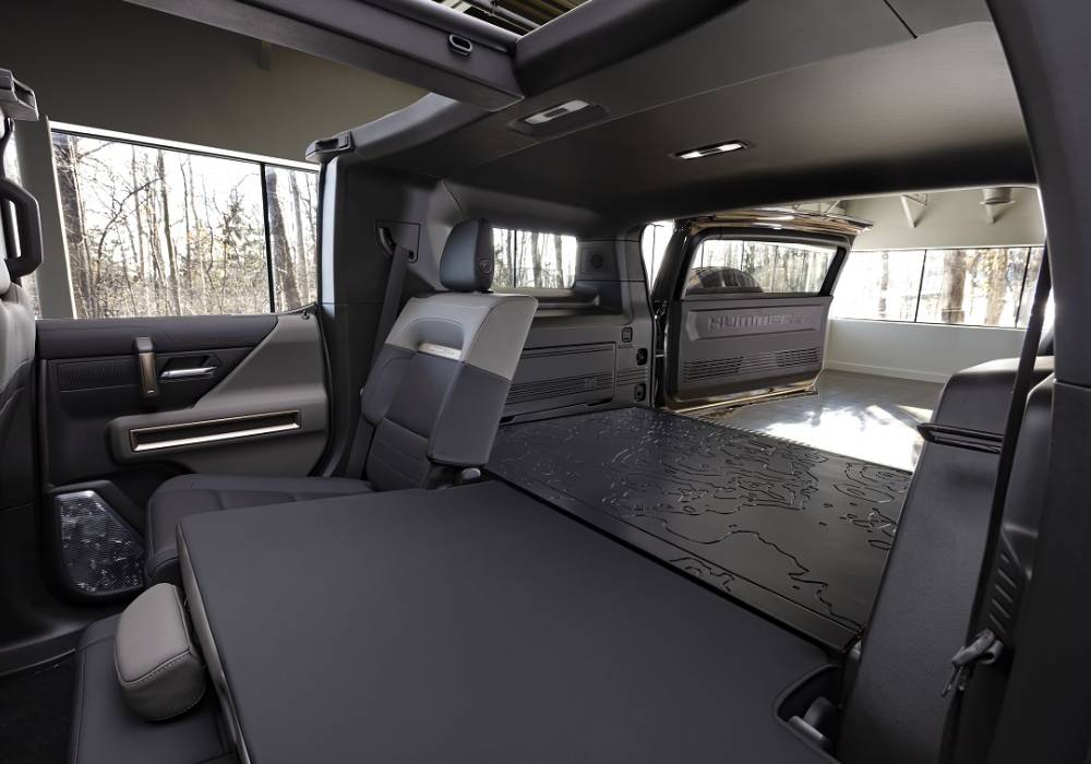 StriveME - جي إم سي هامر EV SUV توفر باقة بارزة من التقنيات الوظيفية الهادفة